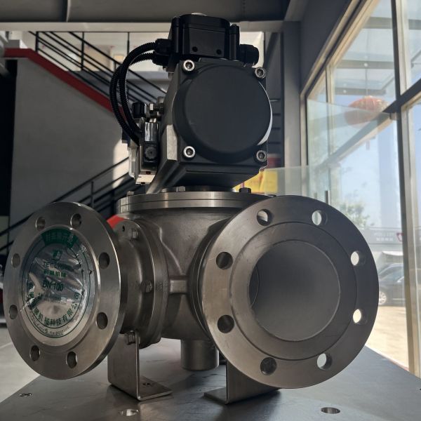 China Stainless steel pneumatic conveying powder particle three-way ...